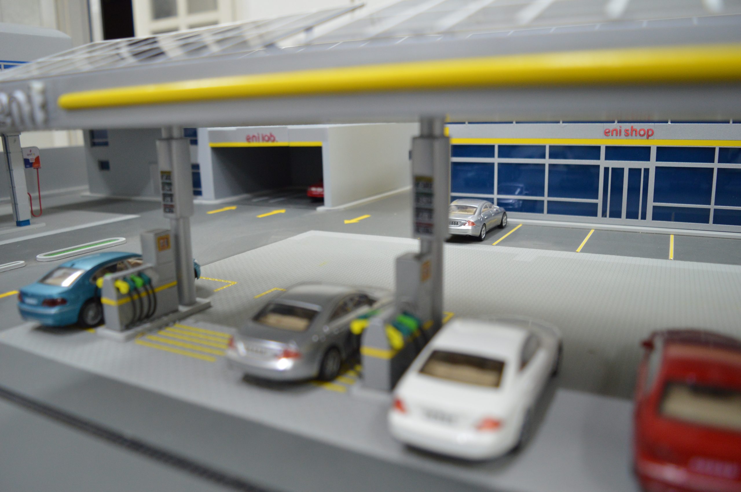 Gas tech gas station | city company for scale models and maquette of ...